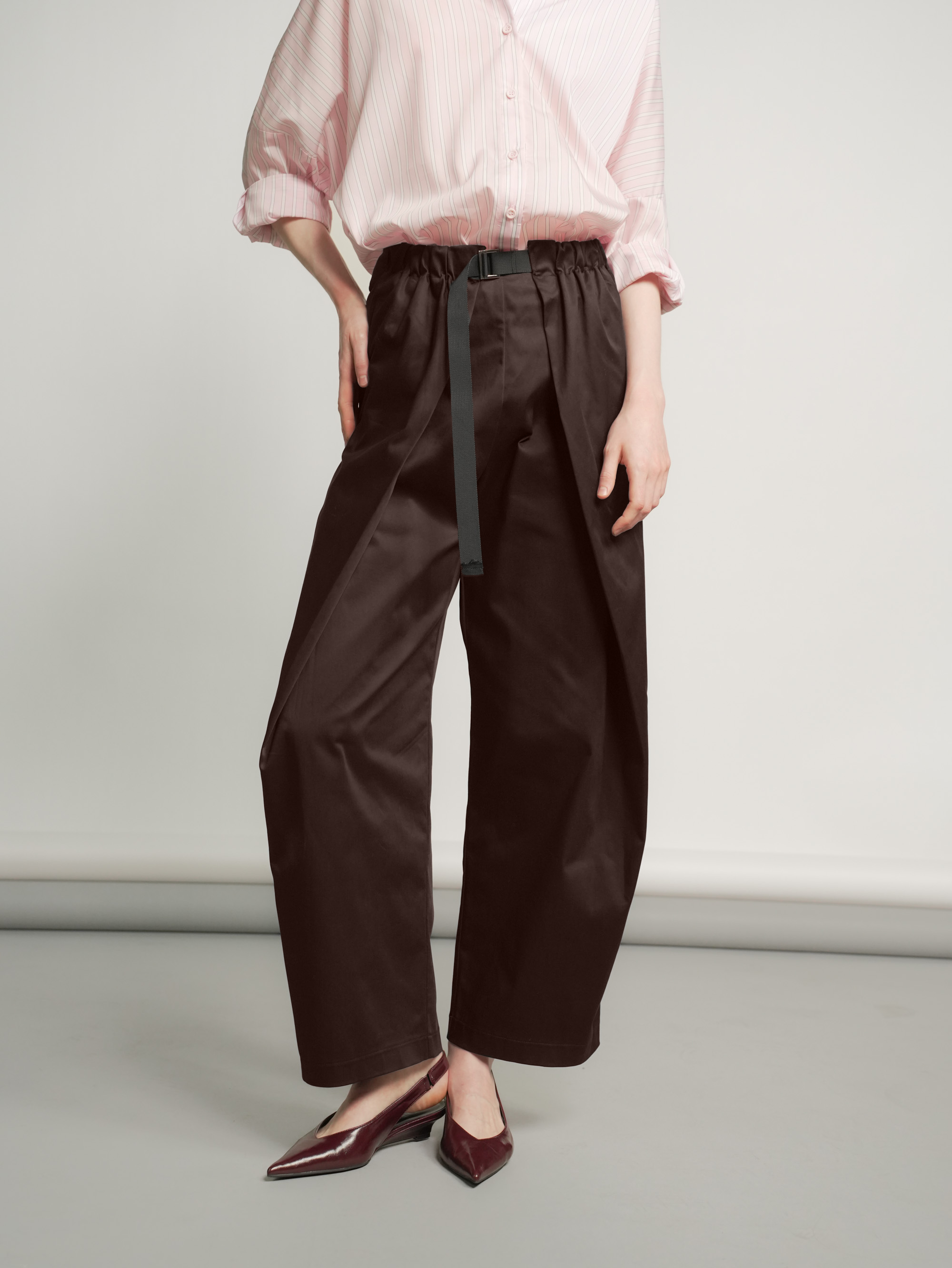 Vince Buckle Adjusted Pants – Mosaic